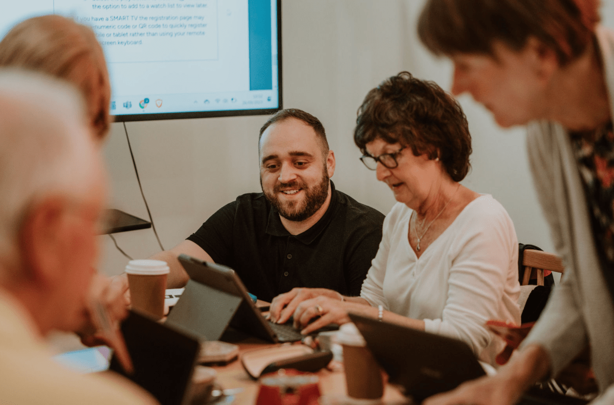 We are looking for digital volunteers in Trafford (Stretford Library)